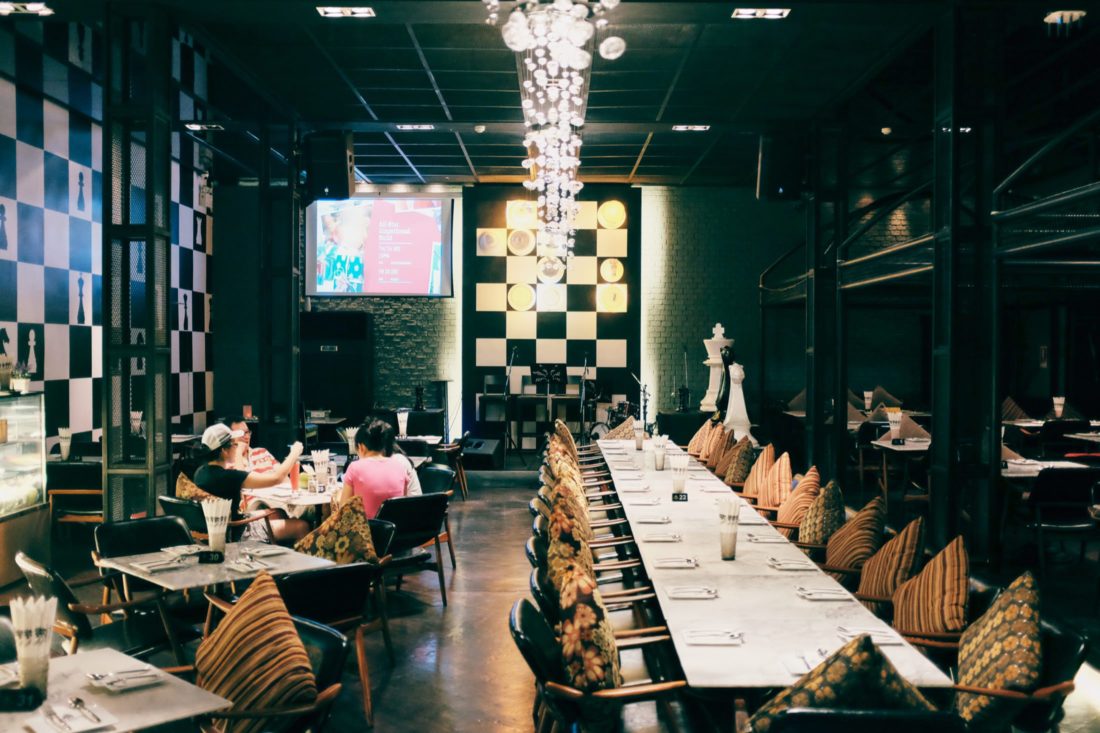 Checkmate Bar & Bistro – Aloyxyj